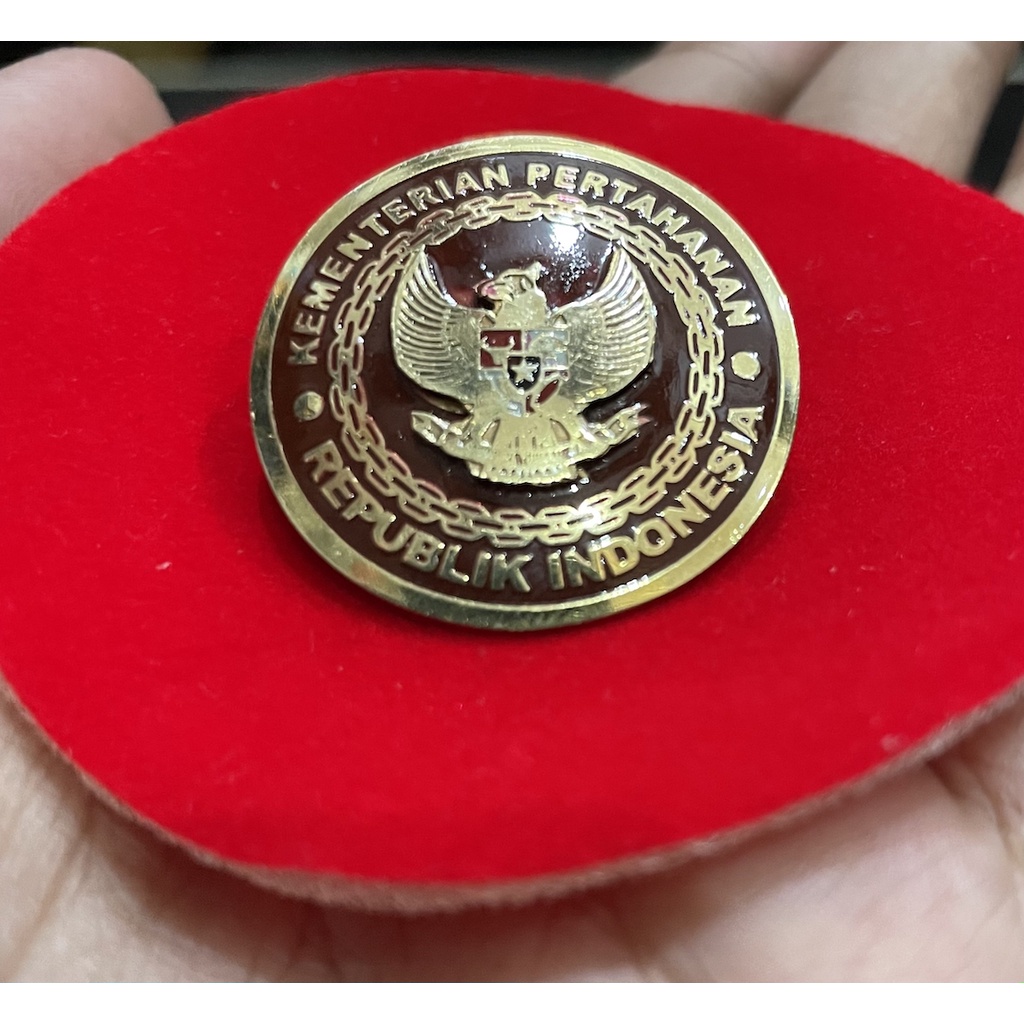 Jual Pin Kemhan Baru 2022 - Pin Kementrian Pertahanan - Bros Kemhan ...