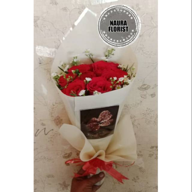 Jual buket bunga mawar merah untuk wisuda ultah anniversary bunga segar ...