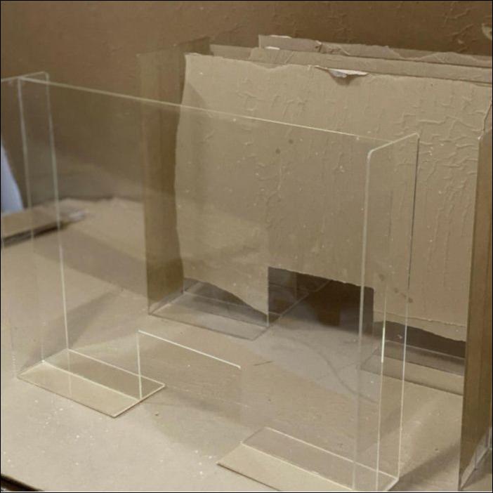 Jual Akrilik Penyekat /Pembatas Meja Kantor/Kasir (60Cmx60Cm) | Shopee ...