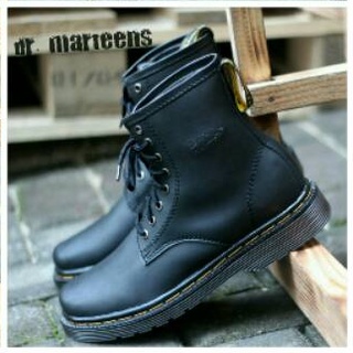 Jual Sepatu boots Pria Dockmart Pria Wanita (unisex) Dr.Martens 8 Hole ...