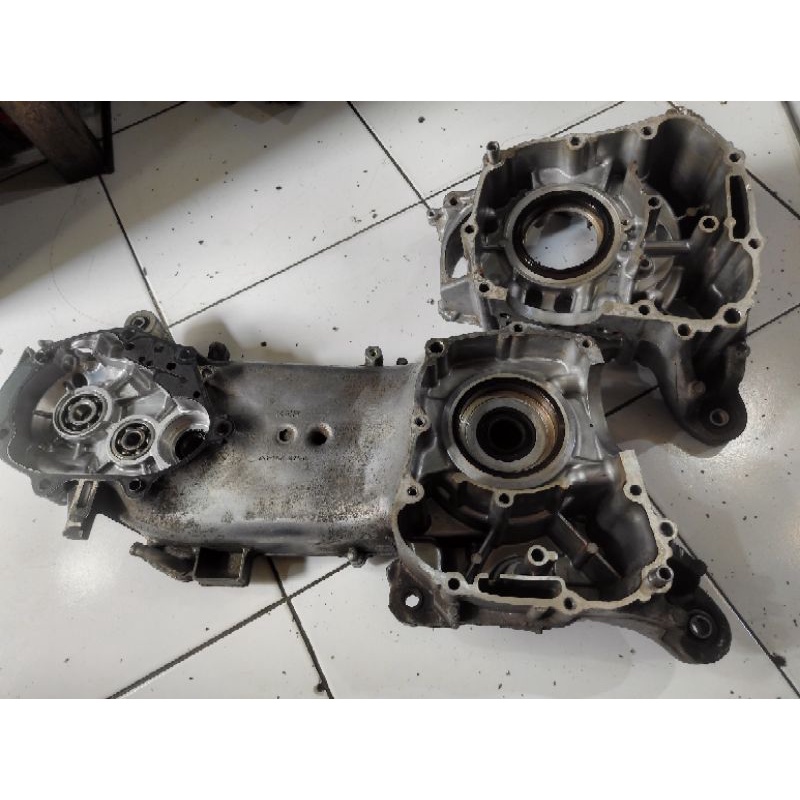 Jual crankcase krengkes kiri kanan original honda vario crankcase ...