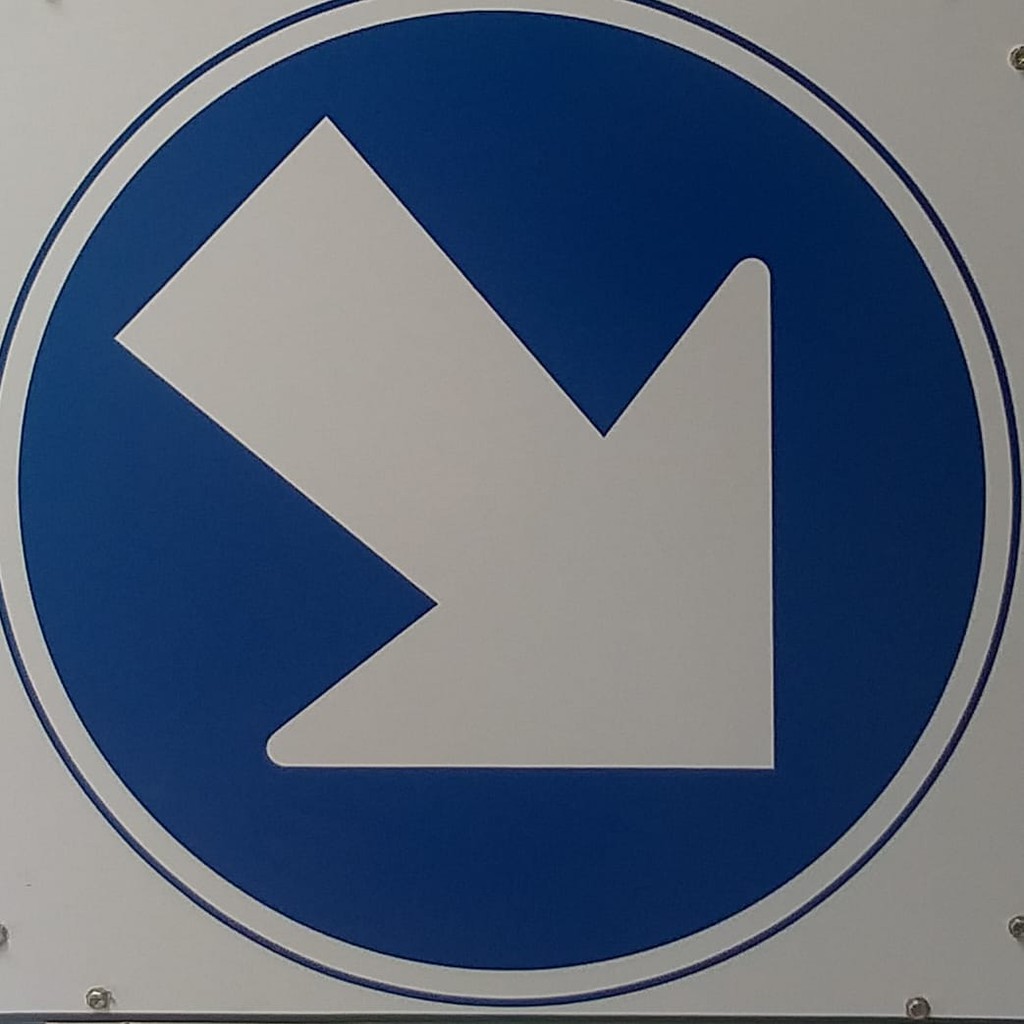 Jual Rambu Arah Panah Rambu Arah Kanan dan kiri | Shopee Indonesia