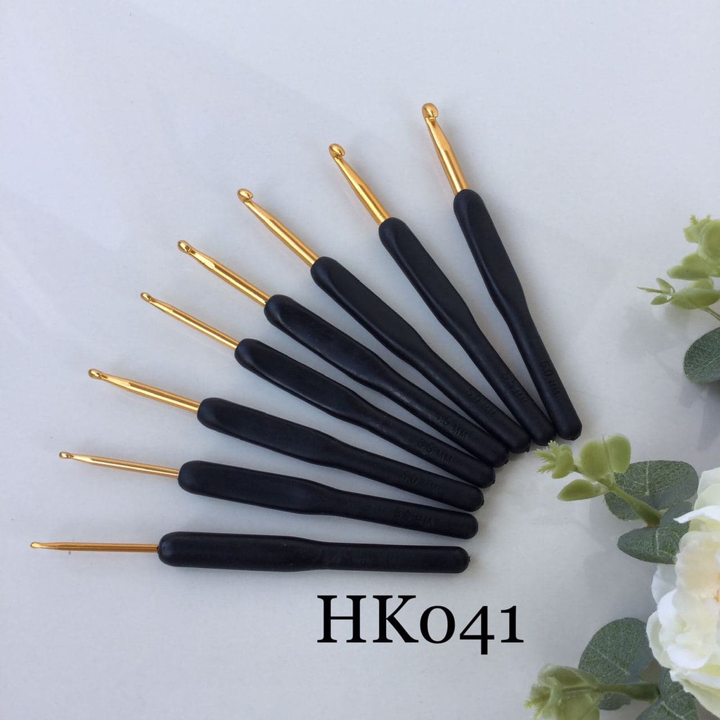 Jual Alat Rajut Hakpen Set Black Soft Handle Gold Alumini 8pcs 2.5-6 ...