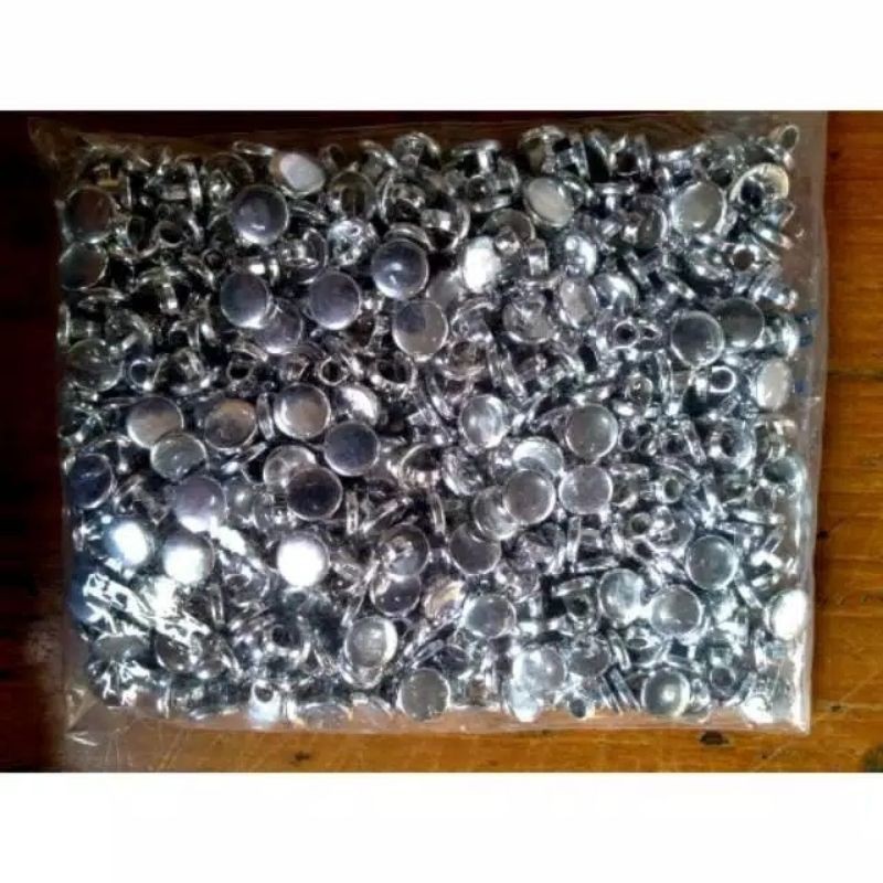 Jual Kancing Baju Jamur Silver Datar 9mm isi 400pcs | Shopee Indonesia