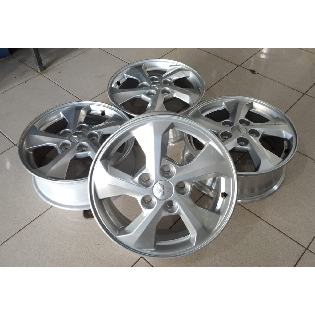 Jual Velg Bekas Ori Copotan Mobil STD X-PANDER Ring 16 Hole 5X114,3 Lebar 6 ET46 SILVER Untuk ...