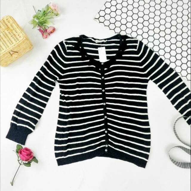 Jual Cardigan rajut impor wanita cewek stripe hitam putih kancing black&white long sleeve lengan ...