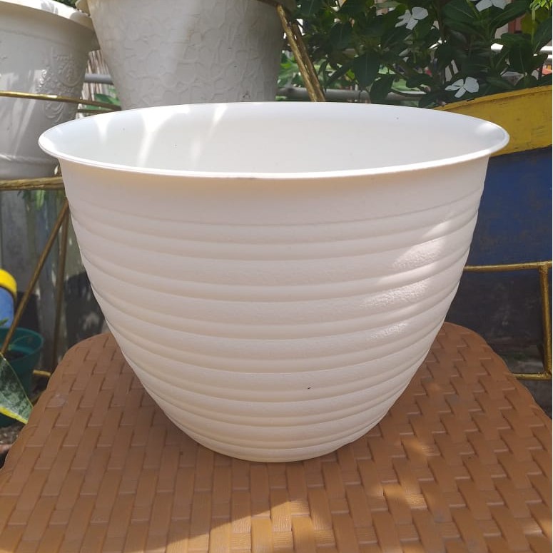 Jual Pot bunga super tawon putih 21cm bagus CANTIK WARNA PUTIH Model ...