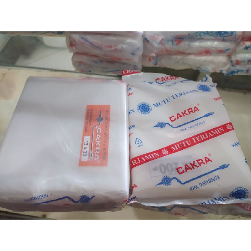 Jual Plastik Es Batu / Plastik PE Merk Cakra ukuran 13x30 cm | Shopee ...