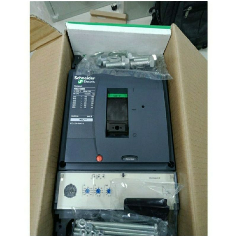 Jual MCCB BREAKER SCHNEIDER NSX630 NSX630N 3P 630A LV432893 Original ...