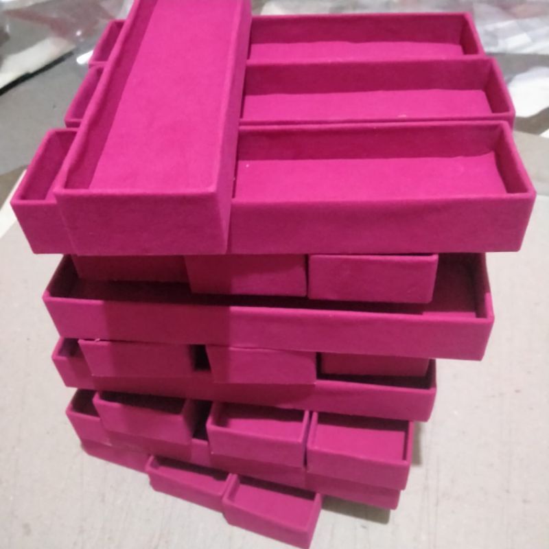 Jual kotak box bludru ukuran 5x20x3,5x15x3,5x12x3,5x10x3,dan 5x9x3 ...