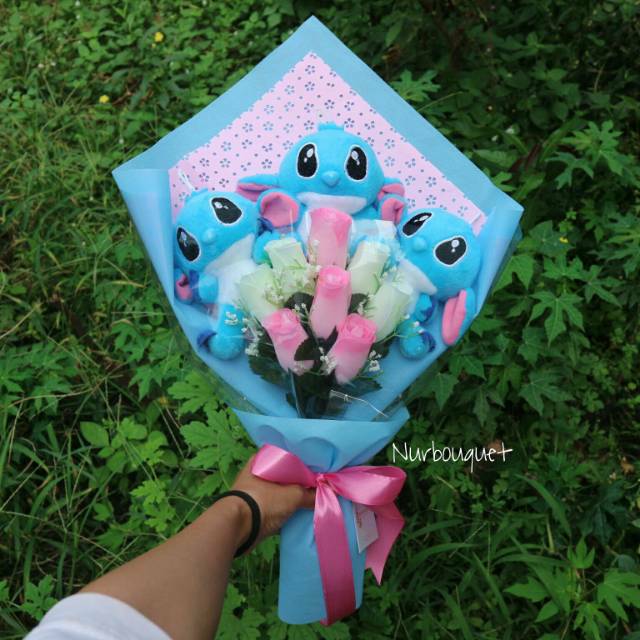 Jual Bouquet bunga artificial Boneka Stitch atau Hello Kitty / Bouquet ...