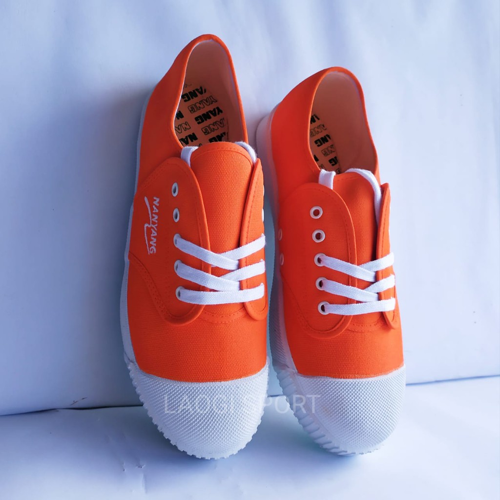 Jual Sepatu takraw nanyang motif orange polos | Shopee Indonesia