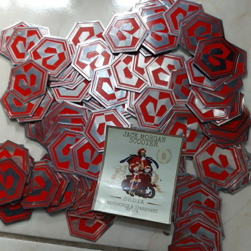 Jual Emblem/logo chung dasi vespa bajaj(merah) | Shopee Indonesia