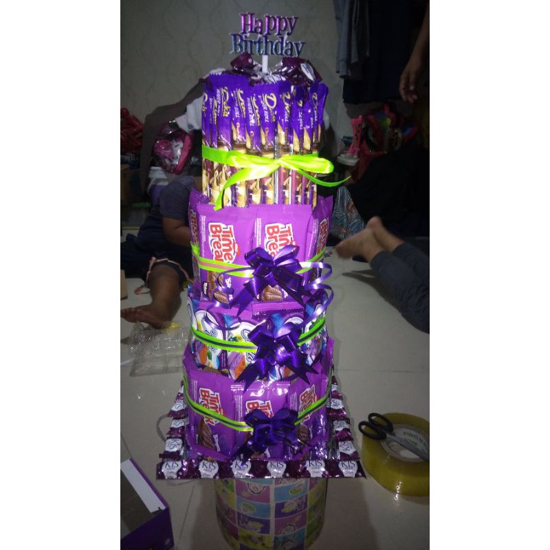 Jual snack buket ungu/ cake snack ungu | Shopee Indonesia