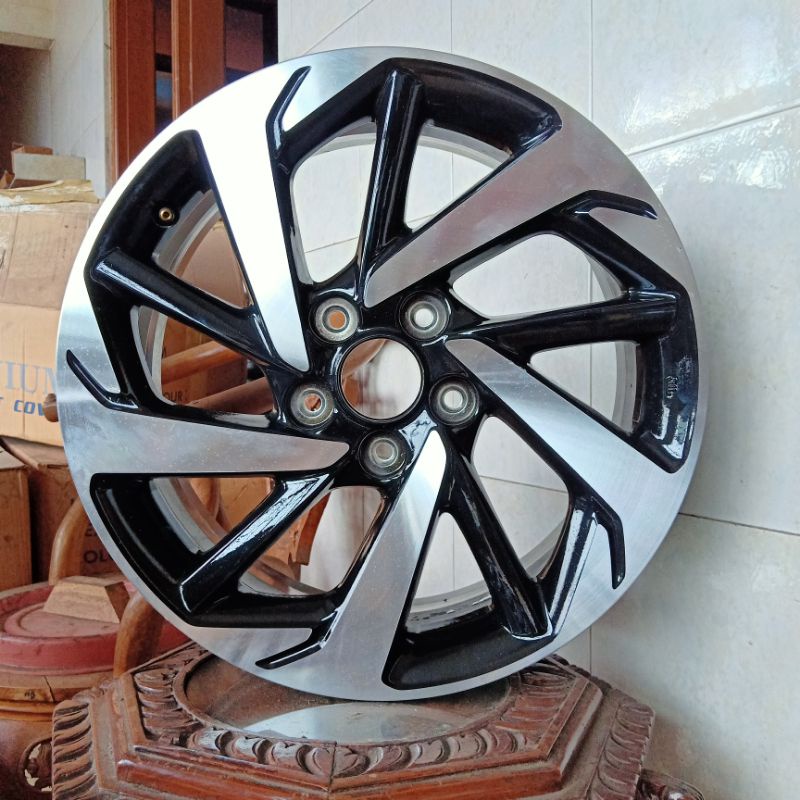 Jual Velg Mobil Toyota Rush Ring 17, Lubang 5, PCD 114 (Original ...