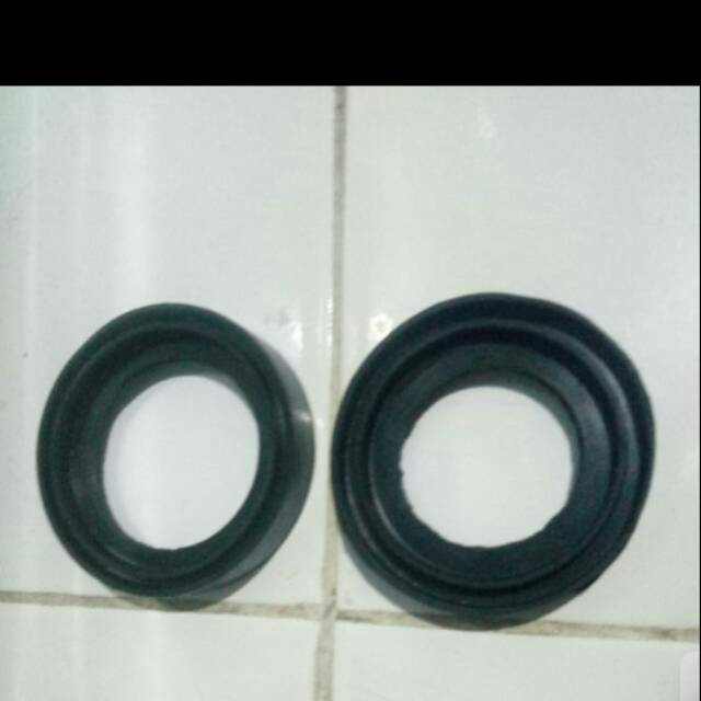 Jual KARET DUDUKAN TANGKI KLOSET UNIVERSAL CLOSET KARET SEGALA MERK ...