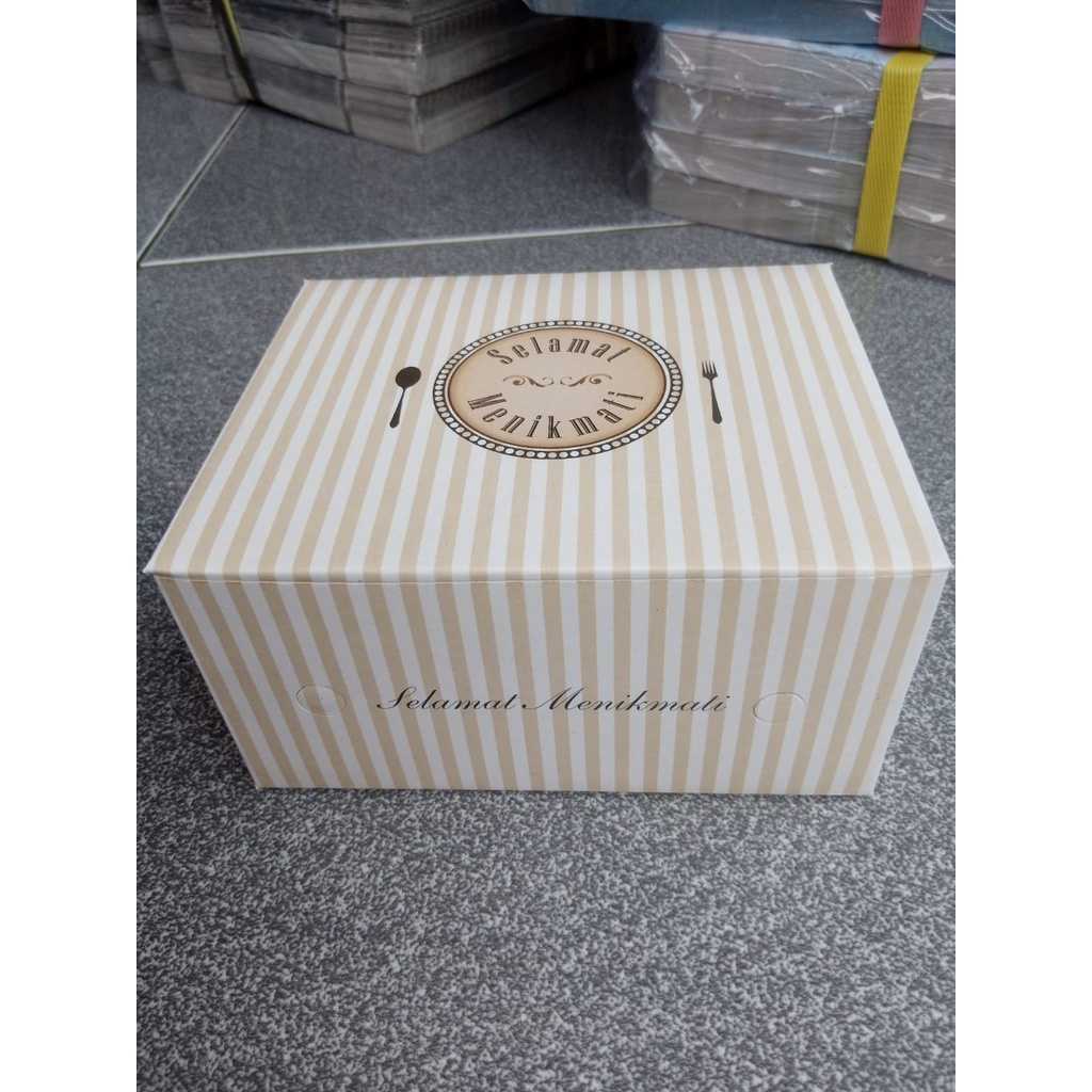 Jual 10 PCS Dus kue ukuran 12x12 , dus snack ukuran 12x12 | Shopee ...