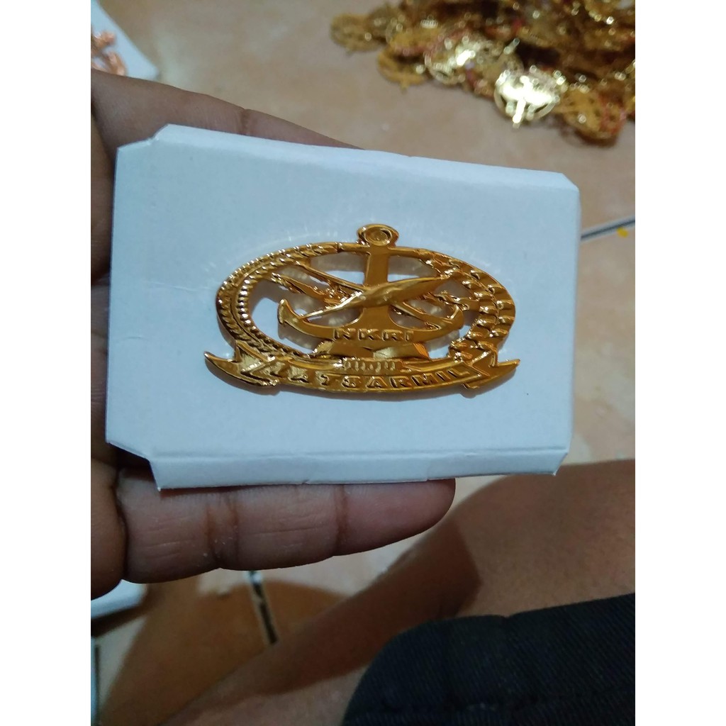 Jual brevet wing pin pdh latsarmil tni ad lis merah | Shopee Indonesia