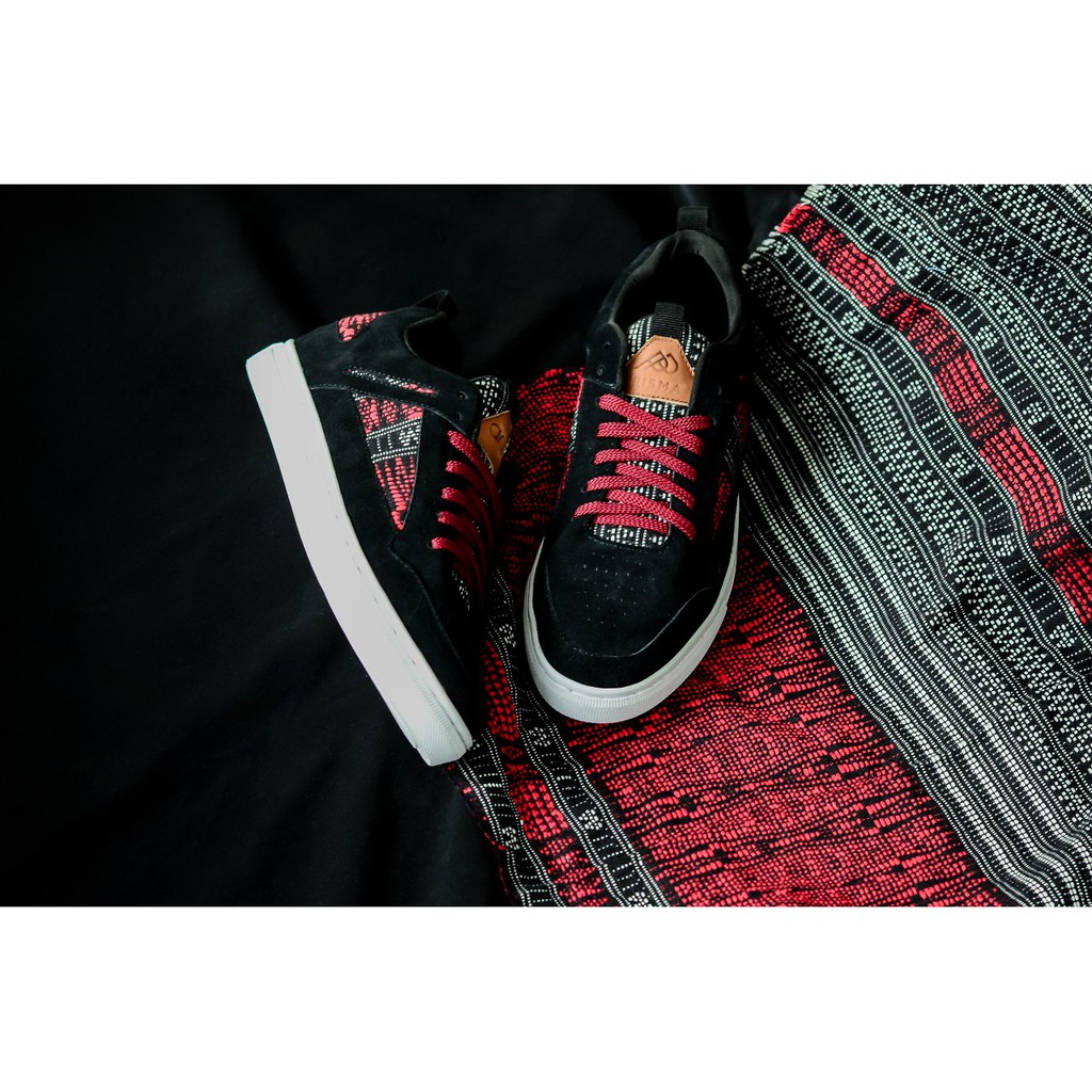 Jual Sepatu Prisma Kromatis Ajisaka Hitam Merah | Shopee Indonesia