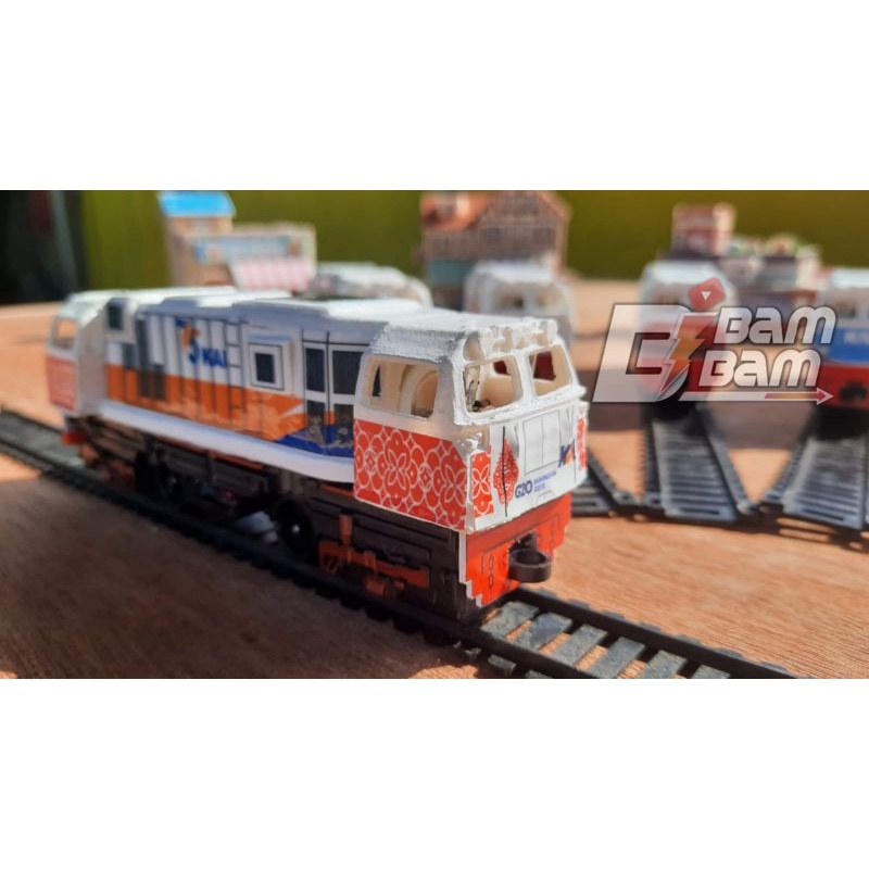 Jual Kereta Api Indonesia/Lokomotif Kereta cc206 5 Livery(Handmade ...
