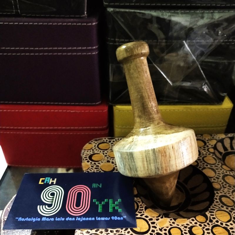 Jual GASING Kayu AKASIA Polos model TANPA TALI. Mainan Gangsing ...