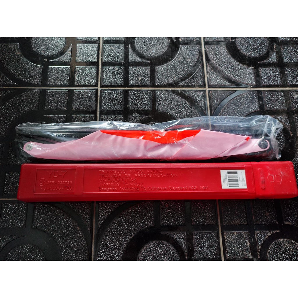 Jual Segitiga Pengaman Mobil Reflektor / Rambu Darurat / Rambu Segitiga ...