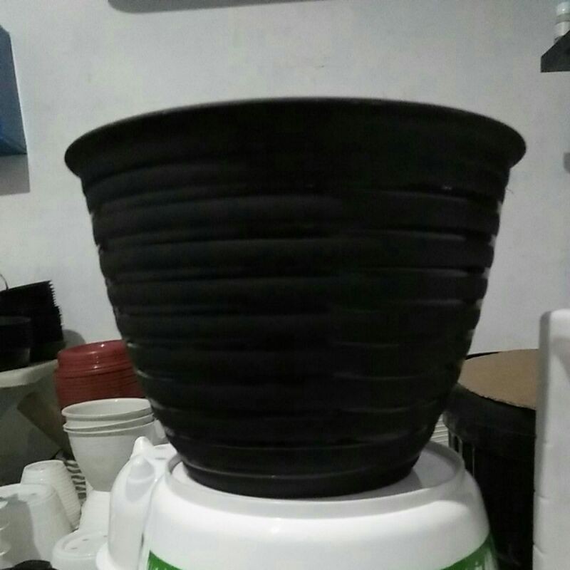 Jual Pot bunga dan tanaman hias model tawon ukuran 27cm hitam | Shopee ...