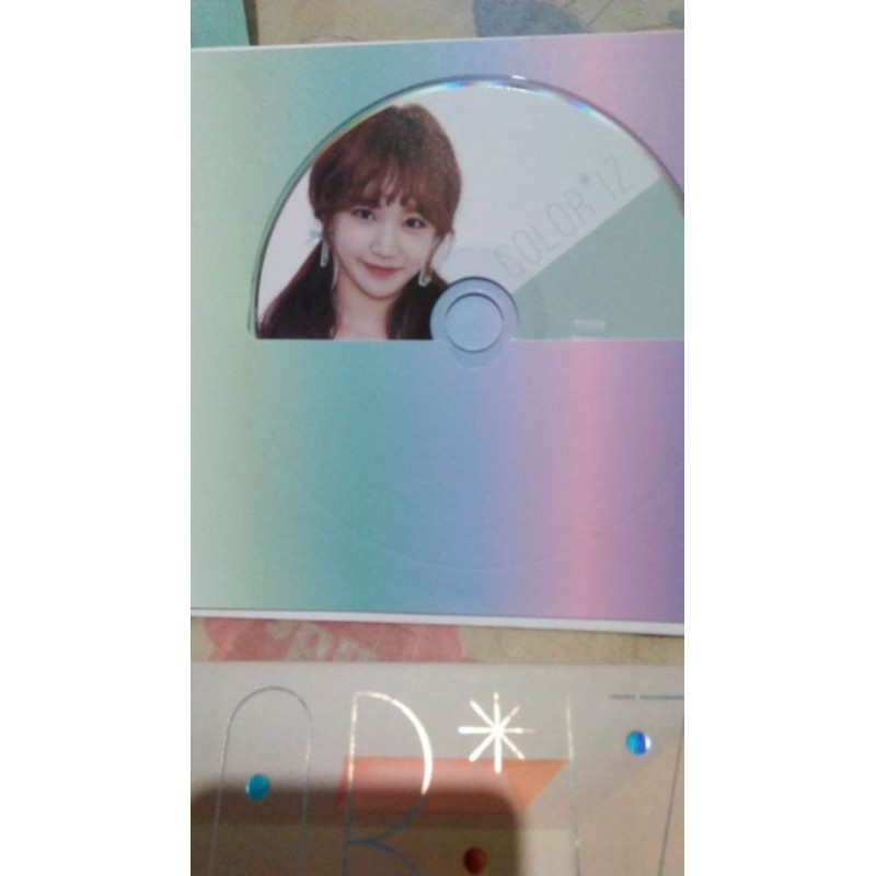 Jual IZ*ONE album color*iz CD plate Chaewon versi color | Shopee Indonesia