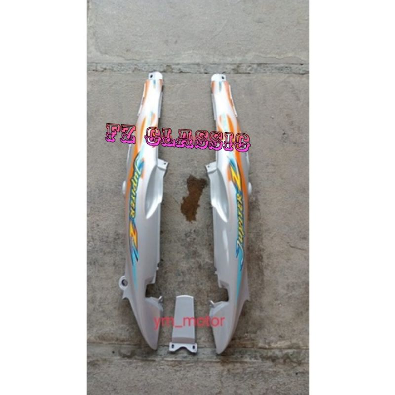 Jual cover bodi body samping Jupiter z lama cw warna silver+sticker ...