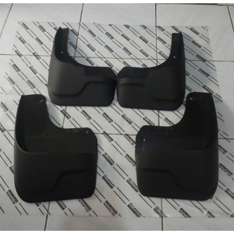 Jual MUD guard karet lumpur karpet penahan lumpur Innova reborn 2016 ...