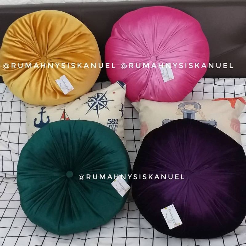 Jual BANTAL BULAT/BANTAL SOFA BULAT/ROUND VELVET PILLOW | Shopee Indonesia