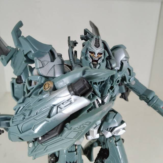 Jual Transformers Revenge of The Fallen/ROTF Voyager Class Megatron ...