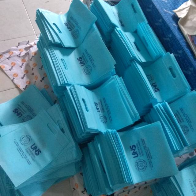 Jual Tas goodie bag/spon bound+sablon ukuran 30x40 | Shopee Indonesia