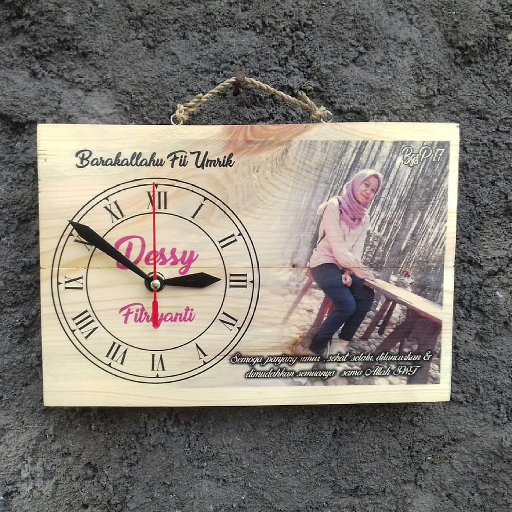 Jual Hiasan dinding jam custom kayu kado ultah , wisuda , nikah ...