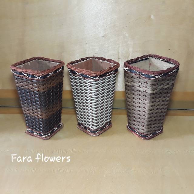 Jual Pot Bunga Anyaman Vas Rotan | Shopee Indonesia