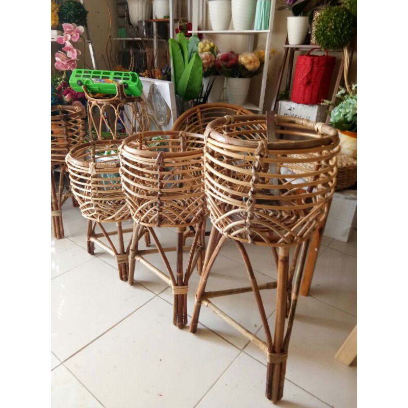 Jual standing pot rotan/cover pot rattan | Shopee Indonesia