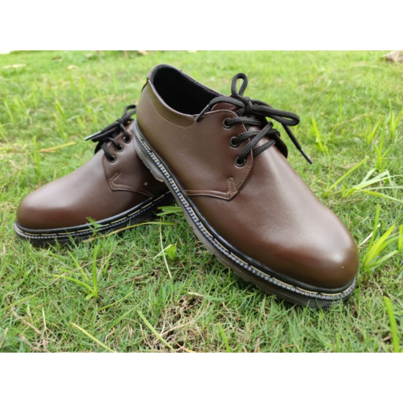 Jual Chris Thirteen - 3 holes derby boots dark choco (Sepatu Kulit Asli ...
