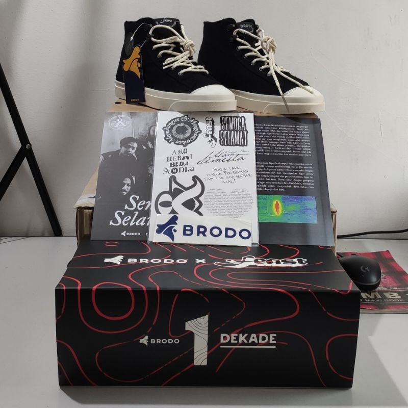 Jual Brodo x Feast "MEMBANGUN" Collection Vantage High Black size 41 ...