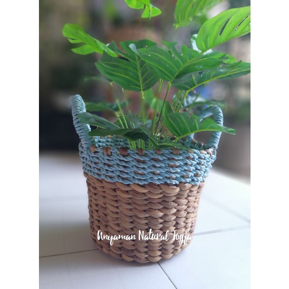 Jual pot enceng gondok/keranjang enceng gondok/ pot handle enceng ...