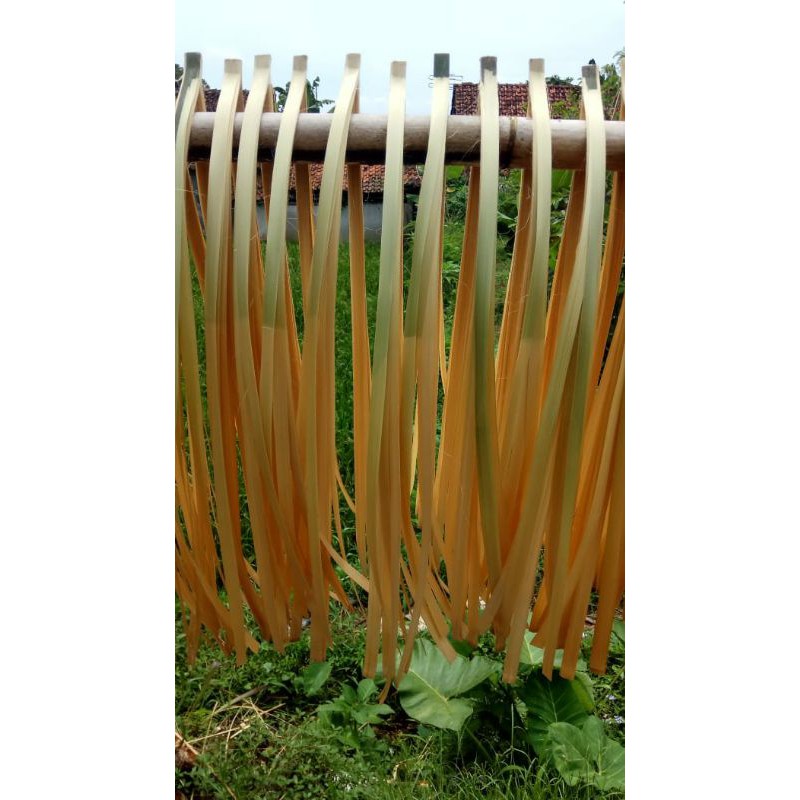 Jual IRATAN BAMBU / BAMBU POTONG TIPIS / BAHAN ANYAMAN / BAMBU KRAJINAN ...