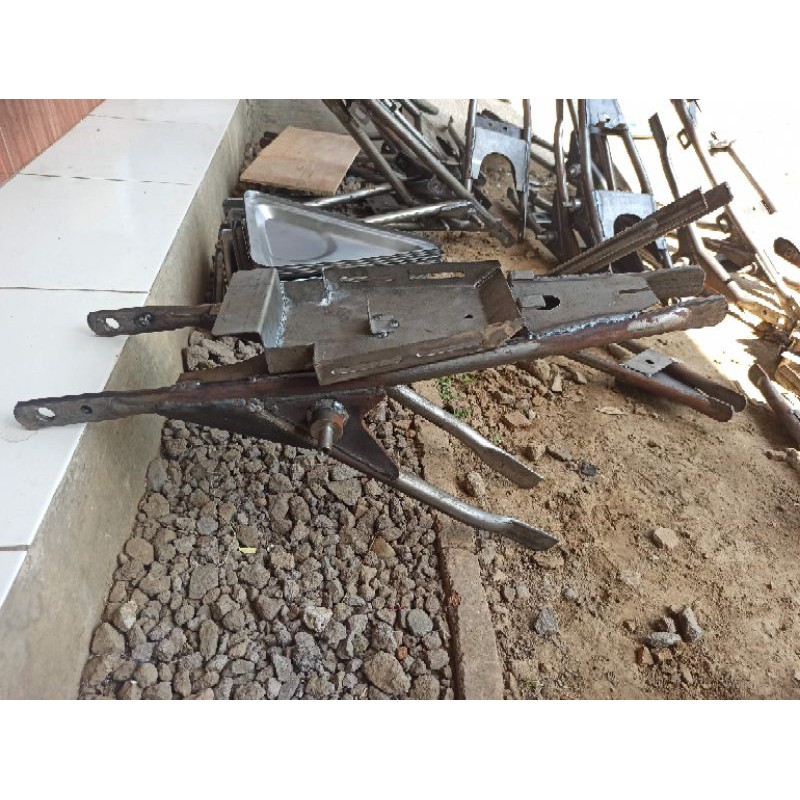 Jual Rangka belakang CB 100 PNP begel panjang set tempat aki | Shopee ...