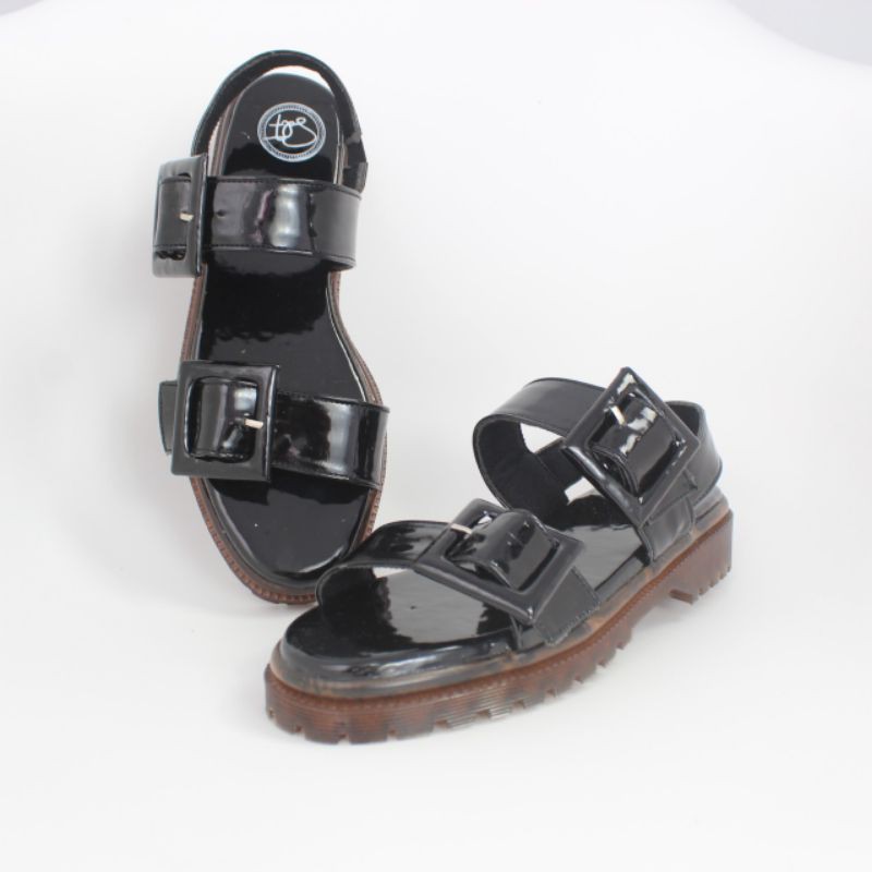 Jual Sora Docmart Sandal - Sdf.ofc | Shopee Indonesia