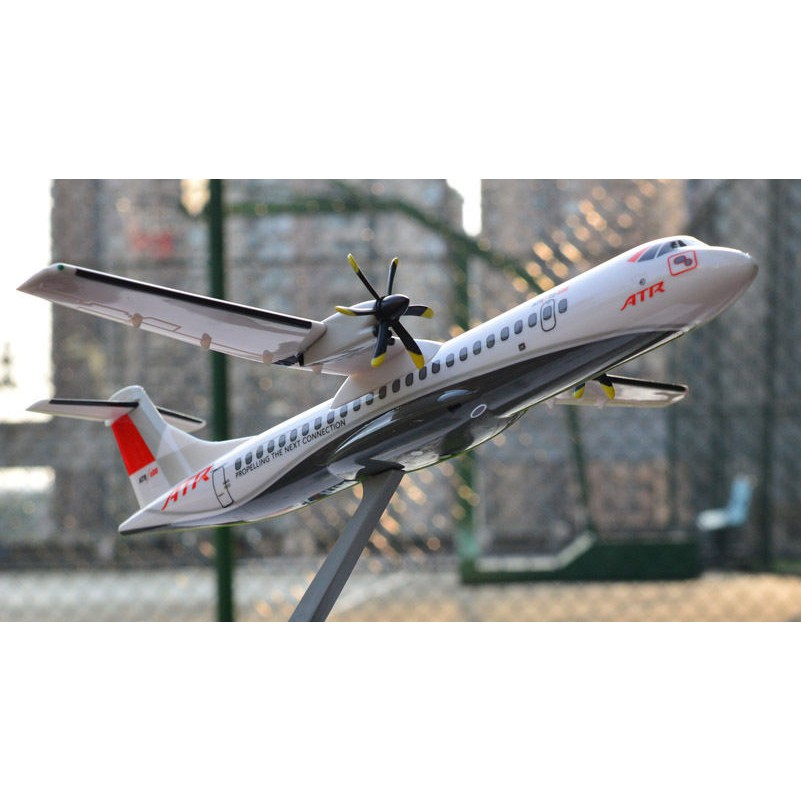 Jual miniature pesawat ATR-72- 600, scale 1:100 | Shopee Indonesia