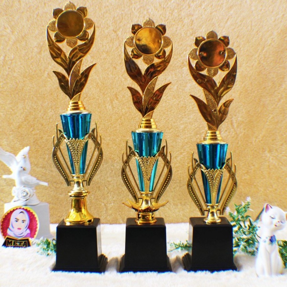 Jual PIALA JUARA 123 TROPHY KEMERDEKAAN SPECIAL 17 AGUSTUS HARGA PER ...