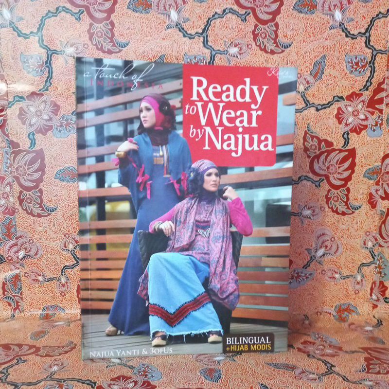 Jual Buku Fashion - Ready to Wear (Bilingual + Hijab Modis) | Shopee ...