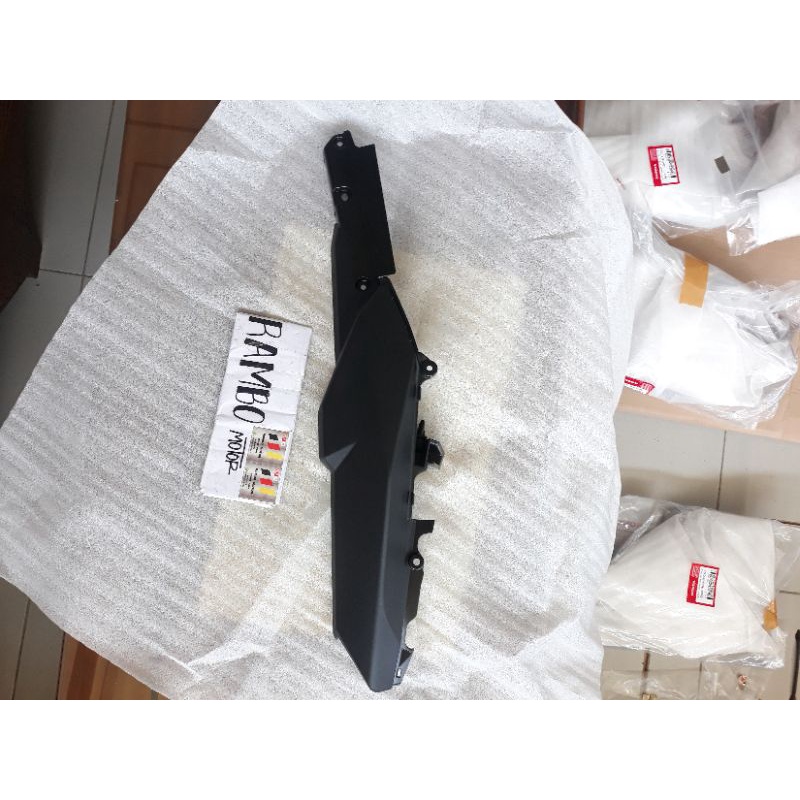 Jual cover body belakang bawah kiri atau cover L side ADV 160 ORIGINAL ...