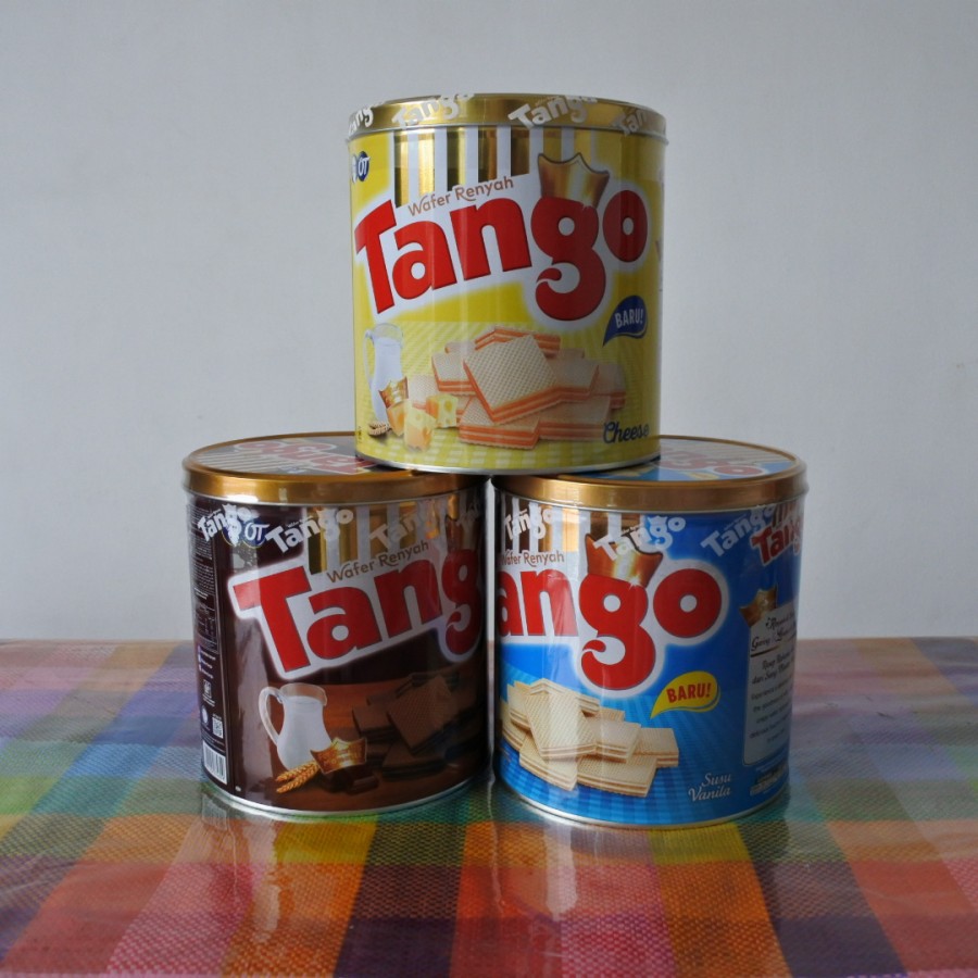Jual Tanggo wafer tin coklate 300gr kaleng/Tango wafer chocolate 300gr ...