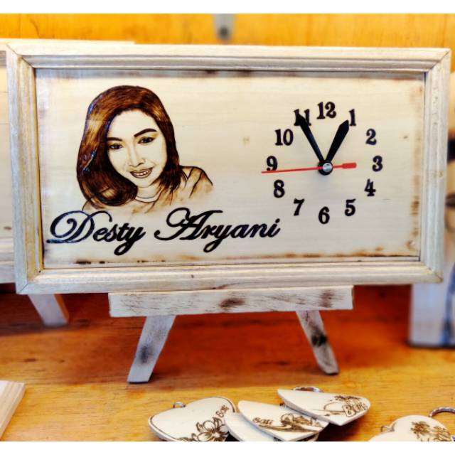 Jual Jam kayu lukisan wajah tehnik bakar | Shopee Indonesia