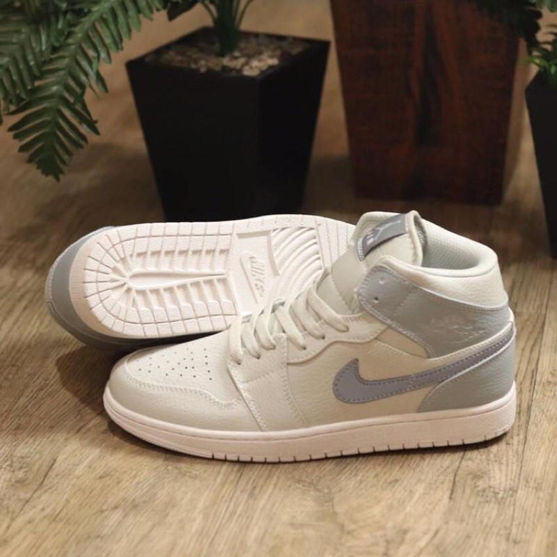 Jual nike air jordan 1 mid sneaker n stuff | Shopee Indonesia