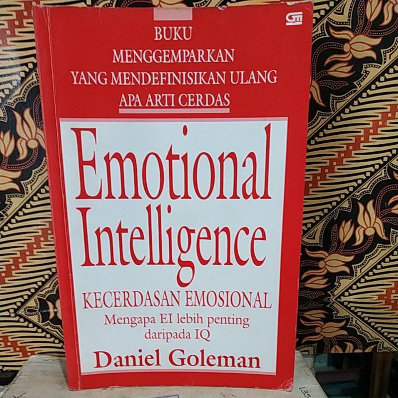 Jual buku emotional intelligence Daniel goleman | Shopee Indonesia